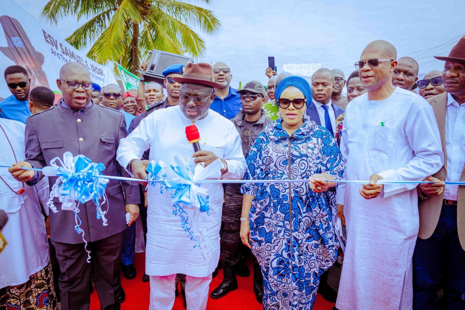 Governor Sheriff Oborevwori Commissions Emevor - Orogun Phase 1 project ...