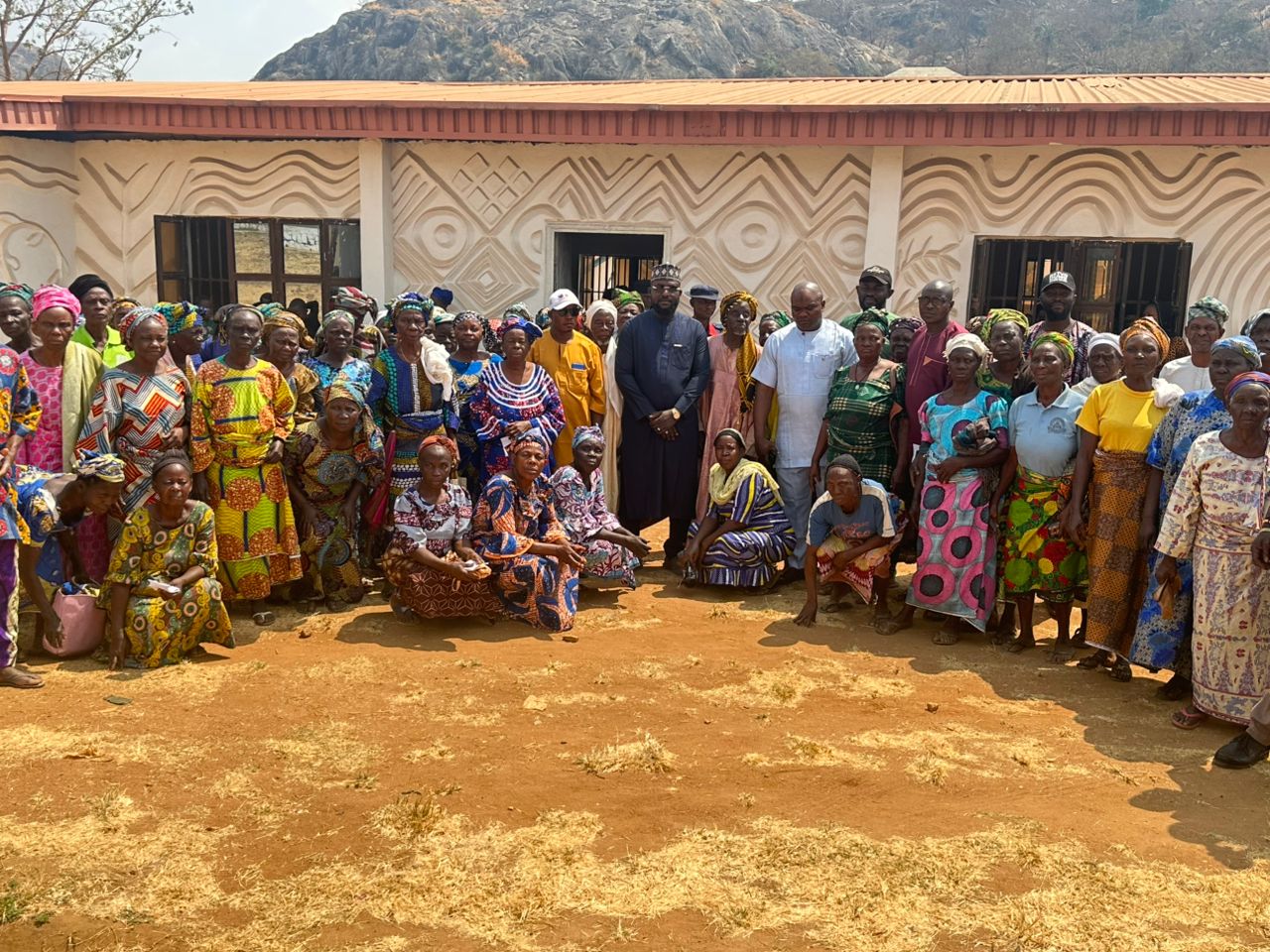 Hon. Haruna Ibrahim Empowers 250 Widows With Cash Support in Ijumu LGA ...