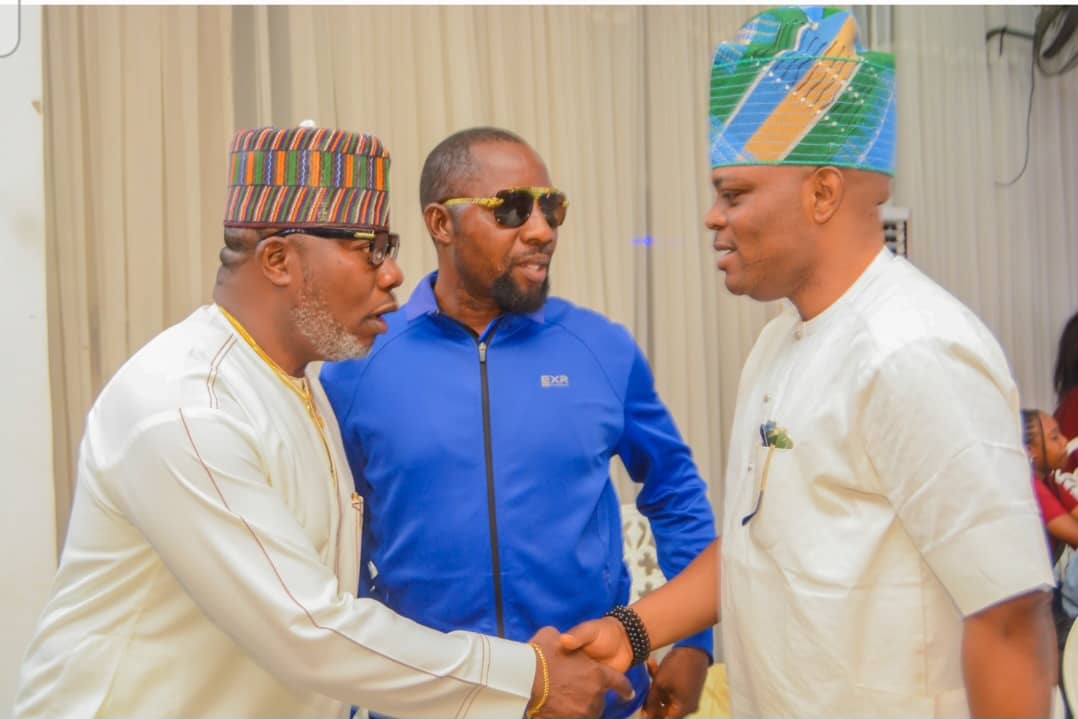 Dr. Femi Olubiyo Congratulates Deacon Segun Akerele, President, 80's ...